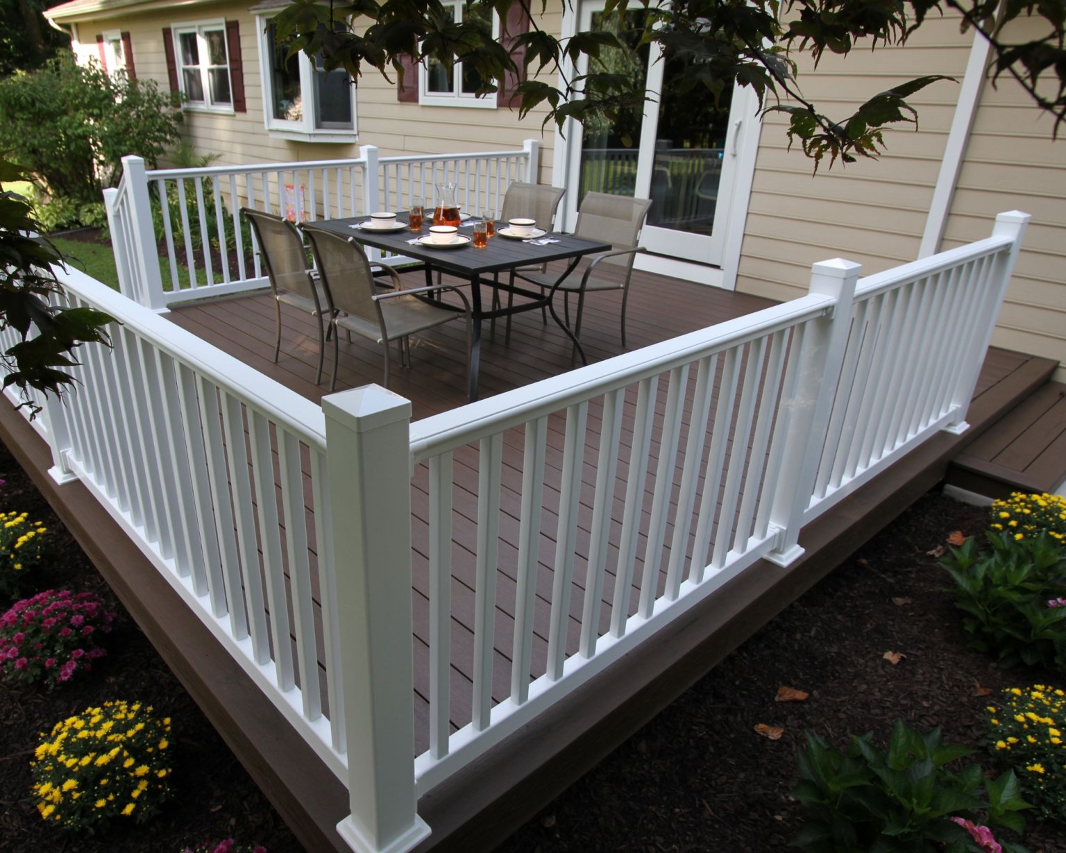 200 Series Vinyl Railing - Superior Plastic Products